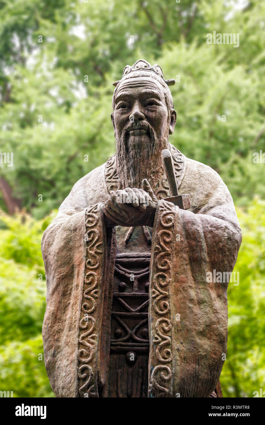 Confucius statue japan hi-res stock photography and images - Alamy