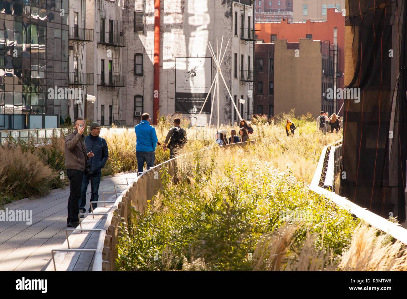 The High Line an urban park on a old elevated railway line, Chelsea ...