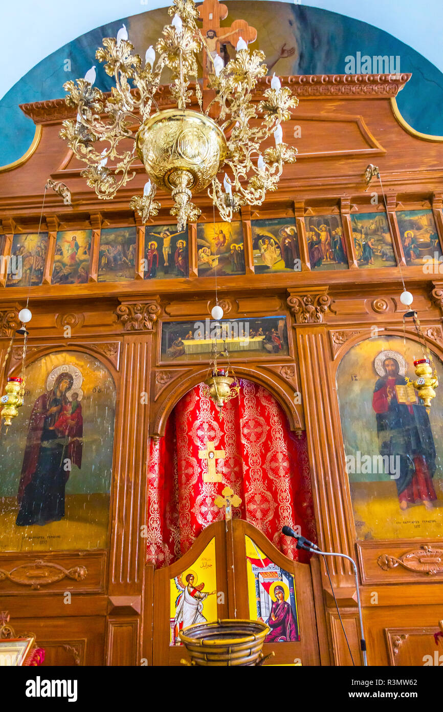 Altar and chandelier Saint George's Greek Orthodox Church, Madaba ...