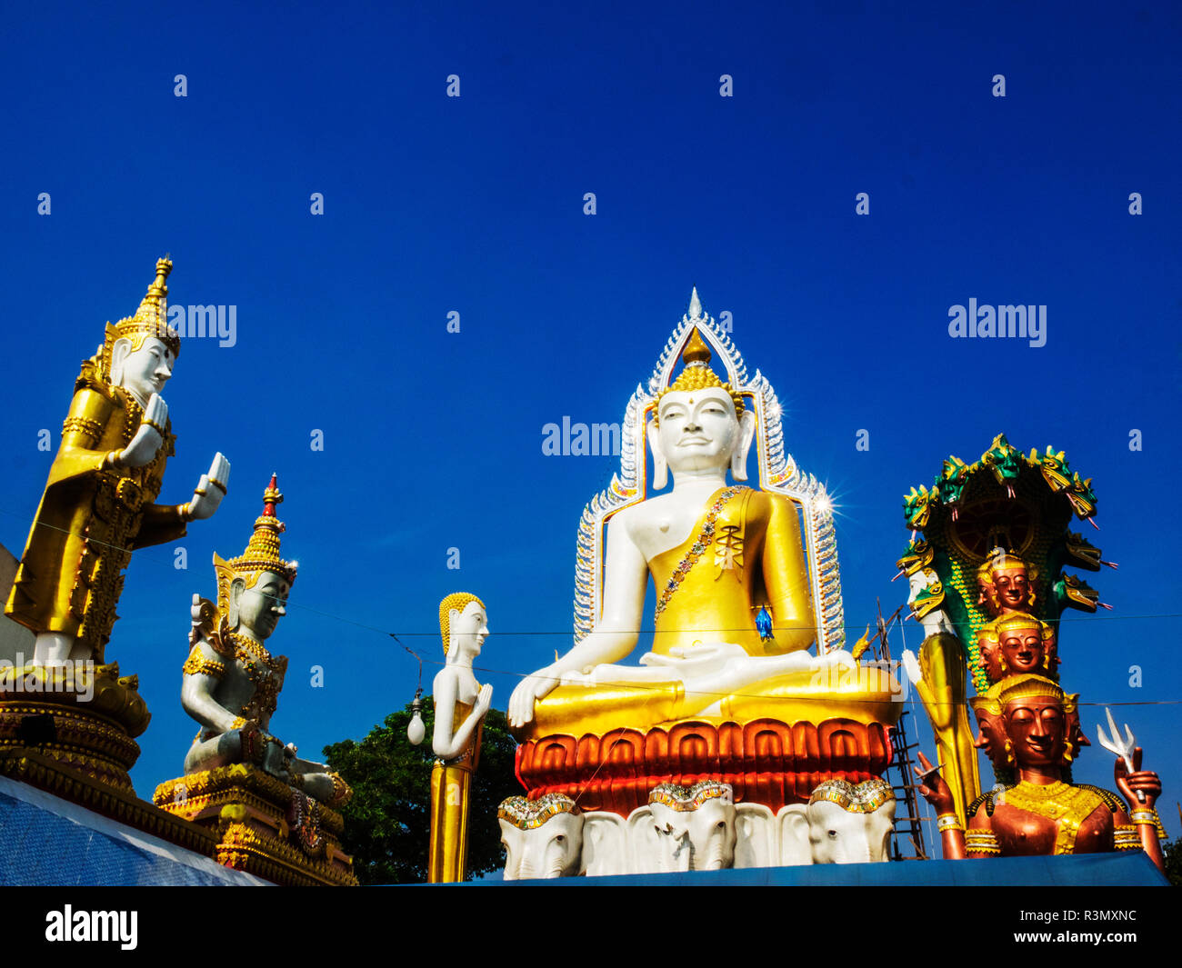 Thailand, Bangkok, Buddhist Temple in Wat Khun Chan, with large Buddha Stock Photo - Alamy