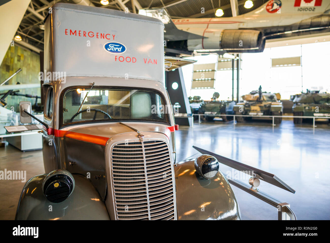 Ww2 van hi-res stock photography and images - Alamy
