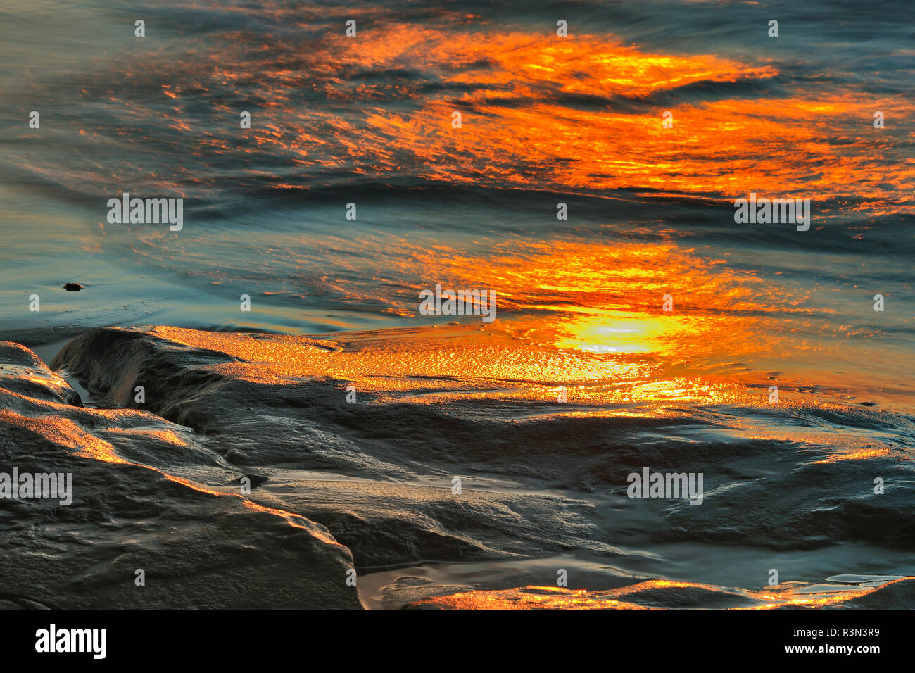 Cable gallery hi-res stock photography and images - Alamy