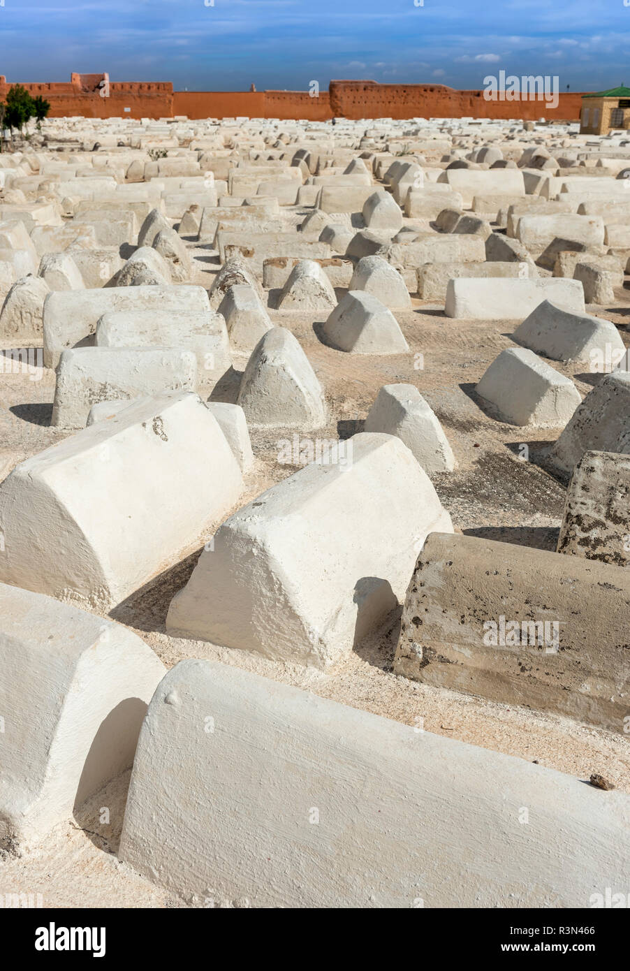 Whitewashed tomb hi-res stock photography and images - Alamy