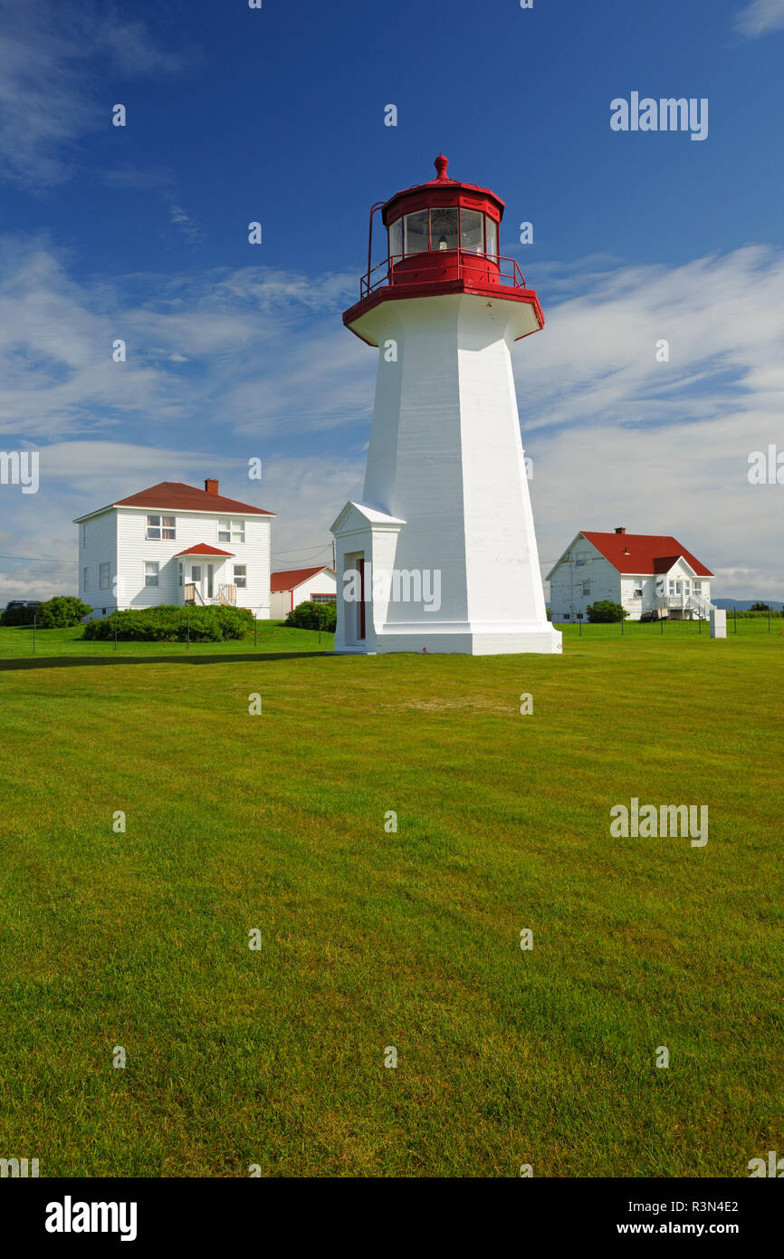 Canada, Quebec, Cap d'espoir. Lighthouse and residence Stock Photo - Alamy