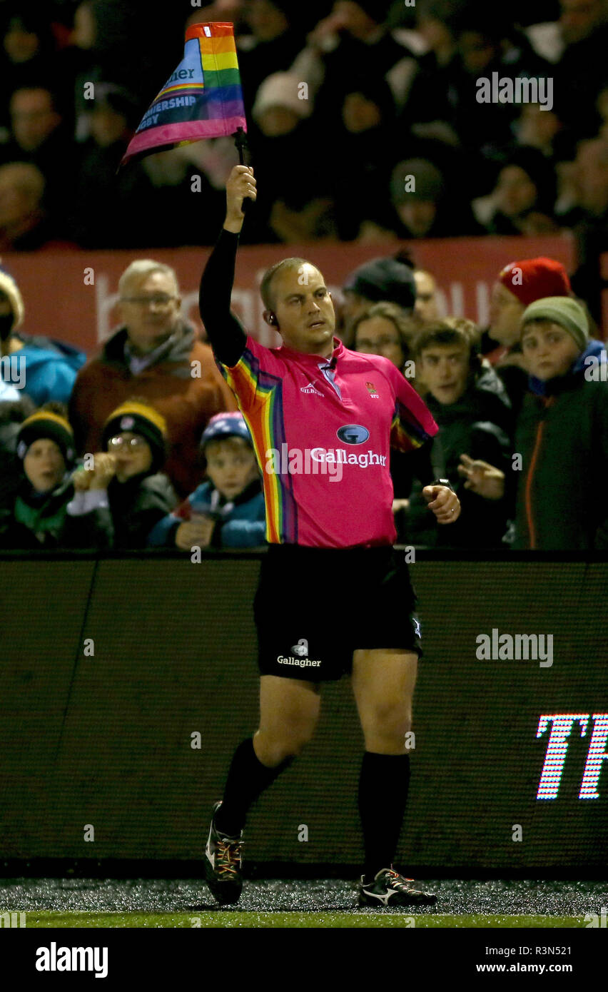 Rugby referees flag hi-res stock photography and images - Alamy