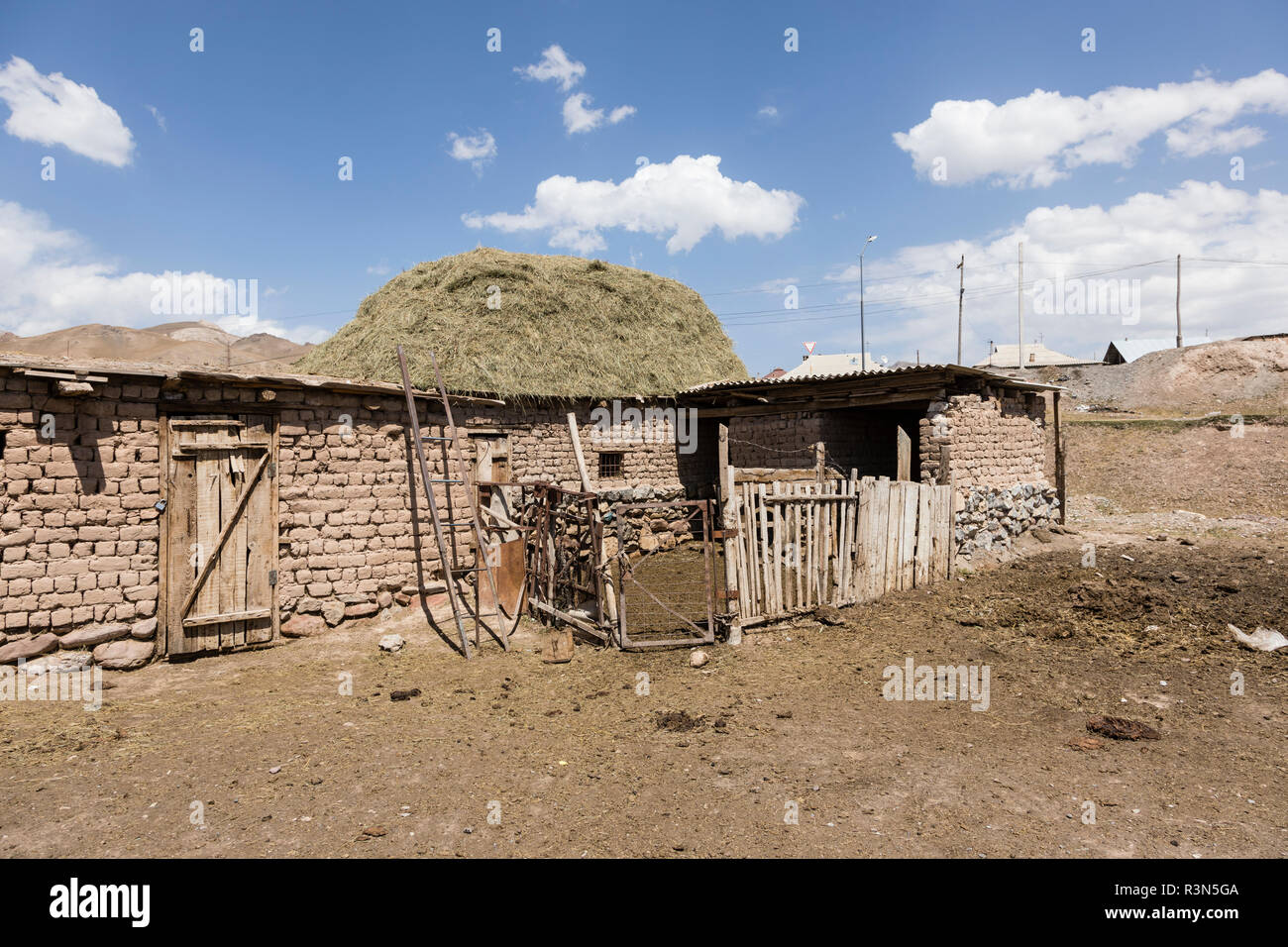 Residential house of border town Sary-Tash in Kyrgyzstan to neighboring ...