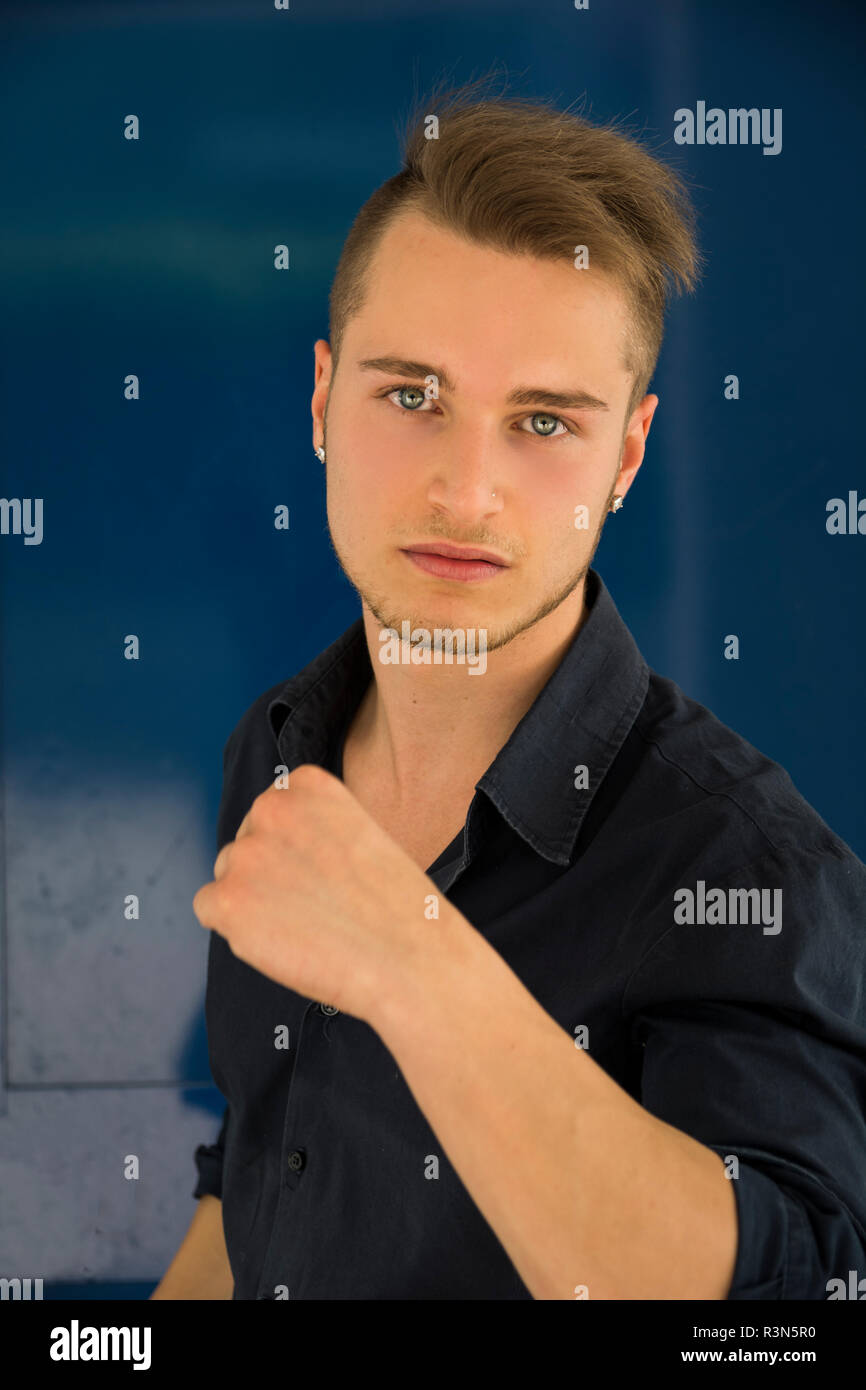 Hand slap face hi-res stock photography and images - Alamy