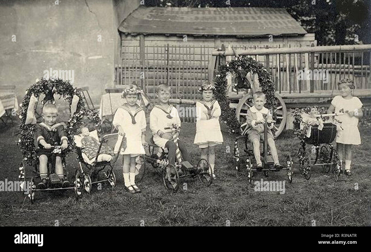 vintage classic Victorian image featuring children Stock Photo - Alamy