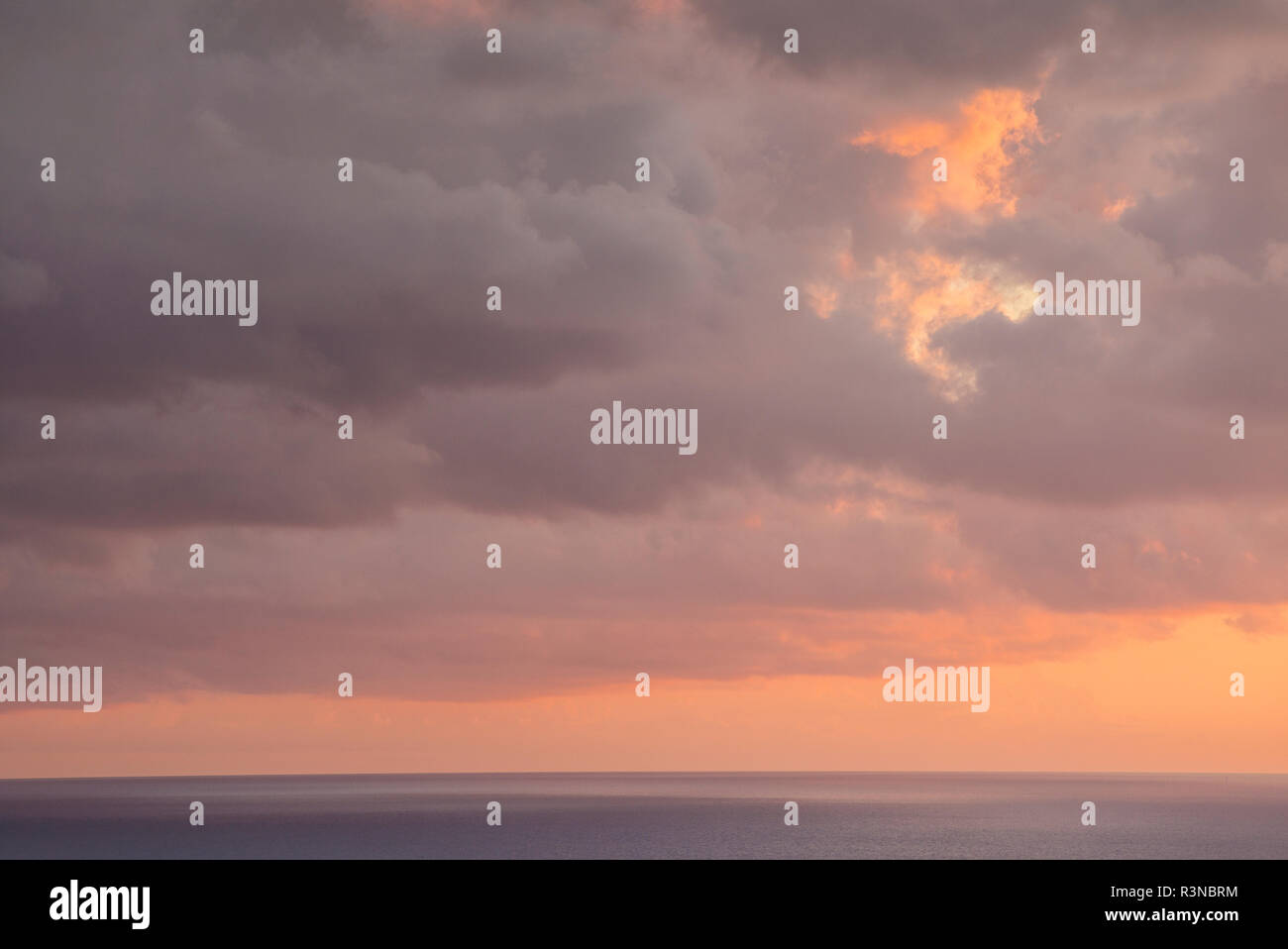 St maarten sunset hi-res stock photography and images - Alamy