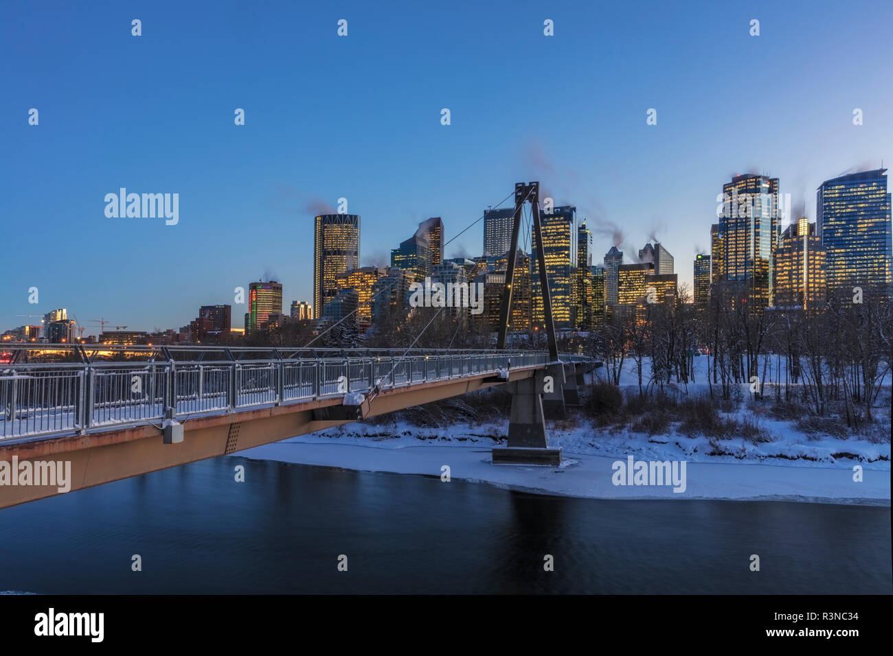 Canada skyline snow hi-res stock photography and images - Alamy