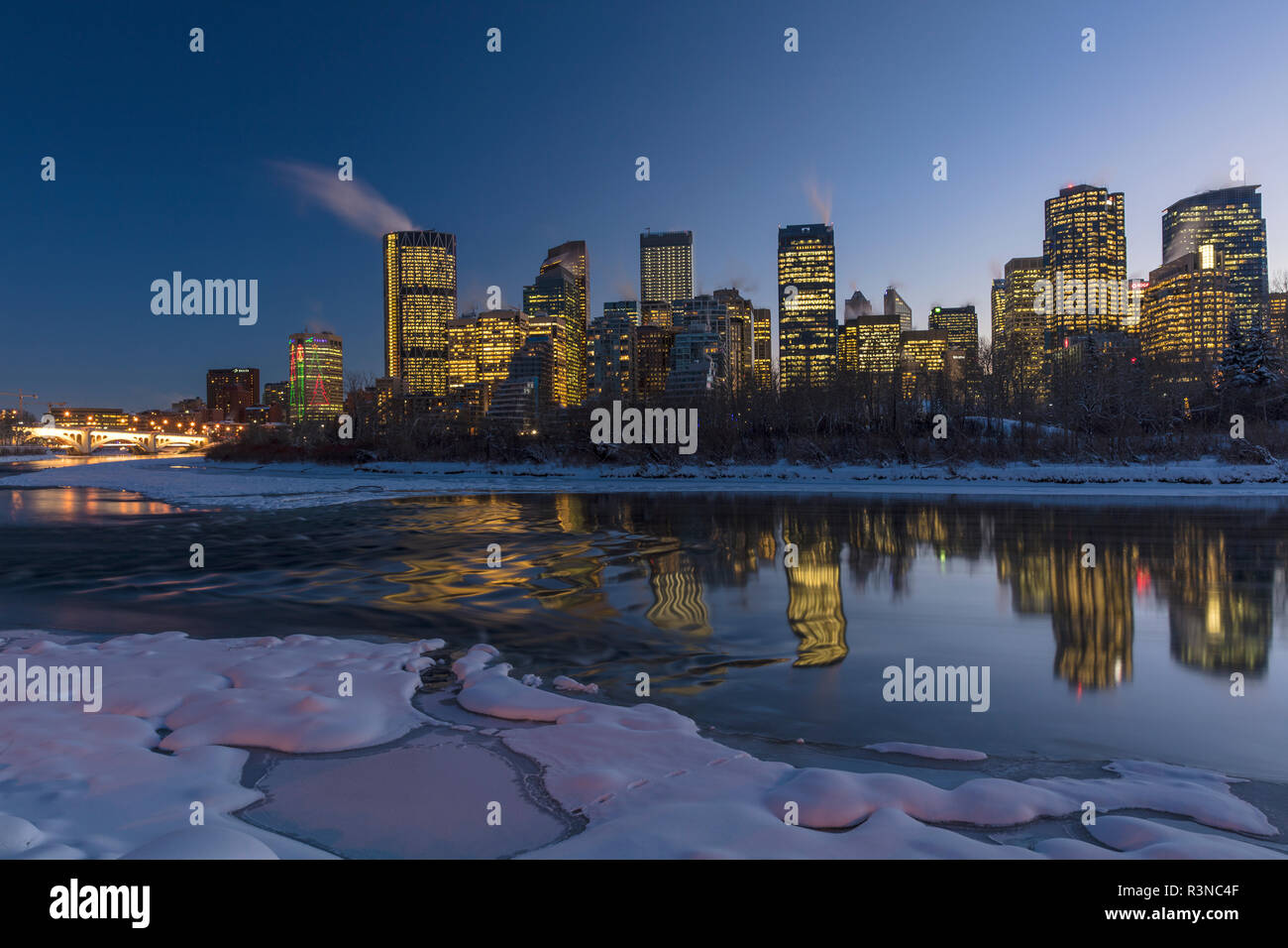 Calgary skyline winter hi-res stock photography and images - Alamy
