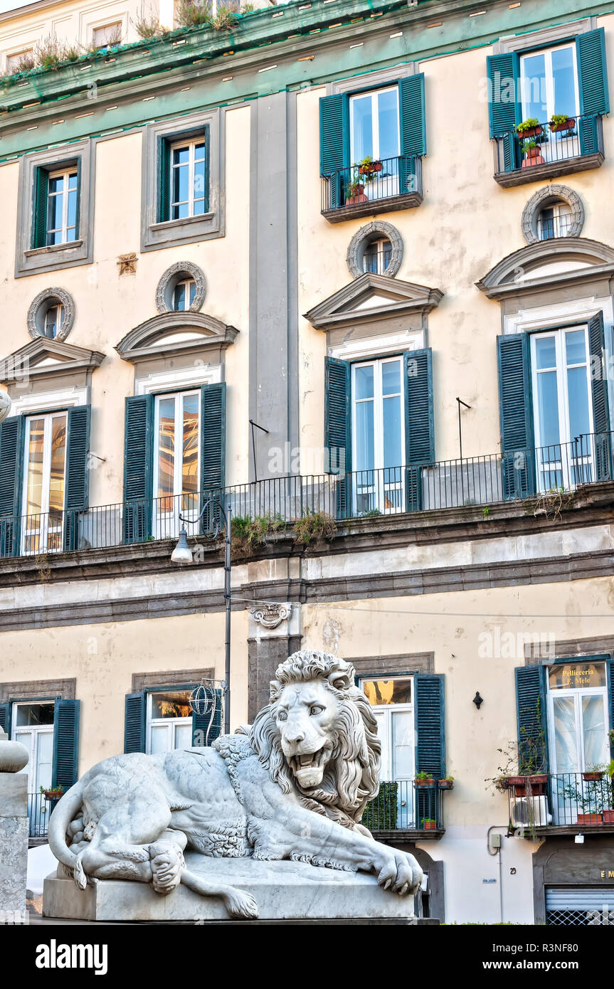 Napoli piazza dei martiri hi-res stock photography and images - Alamy