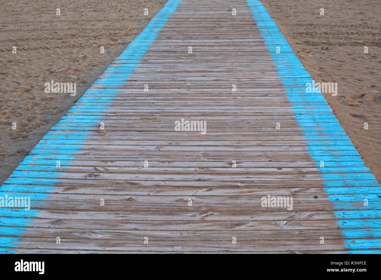 diagonal lines of turquoise beach path on the beach Stock Photo - Alamy