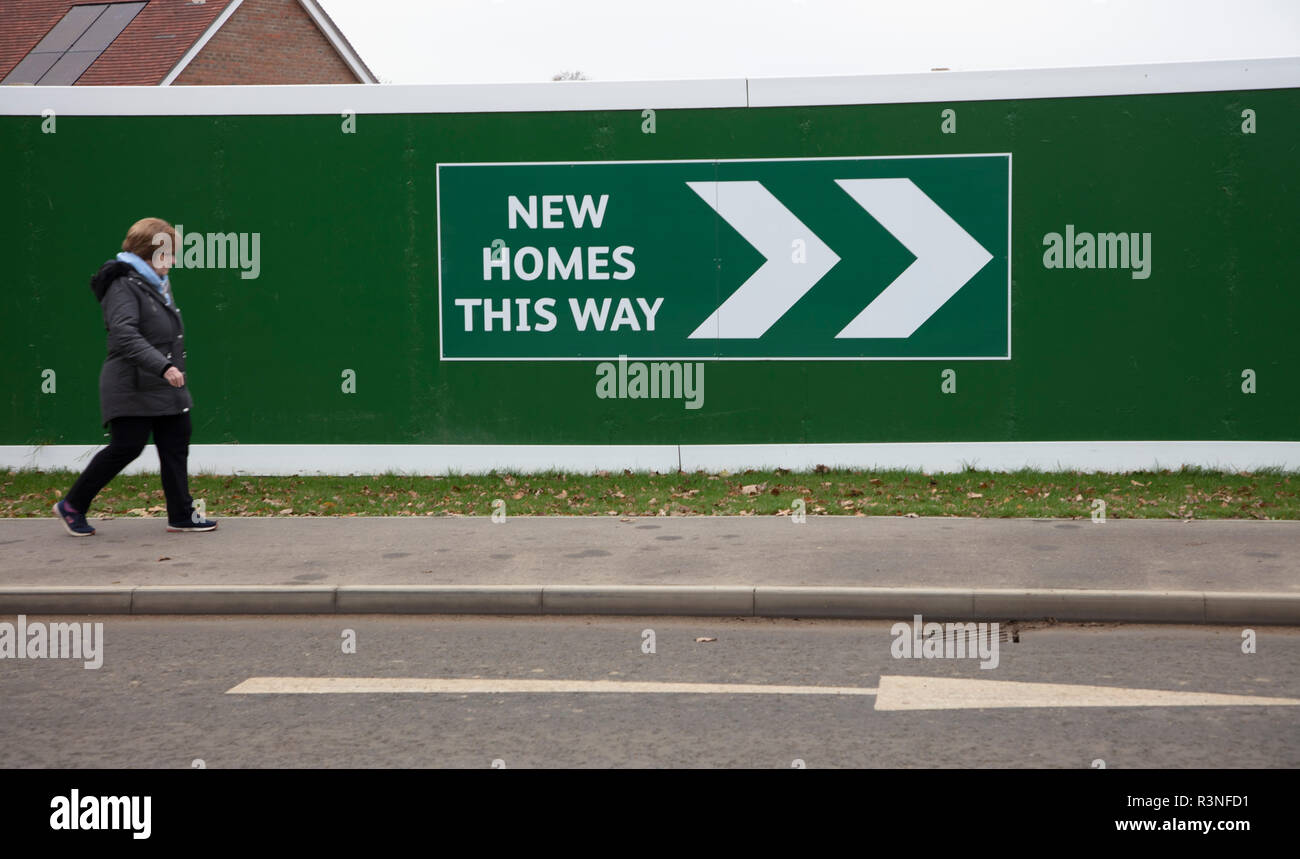 New housing development advertising sign hi-res stock photography and ...
