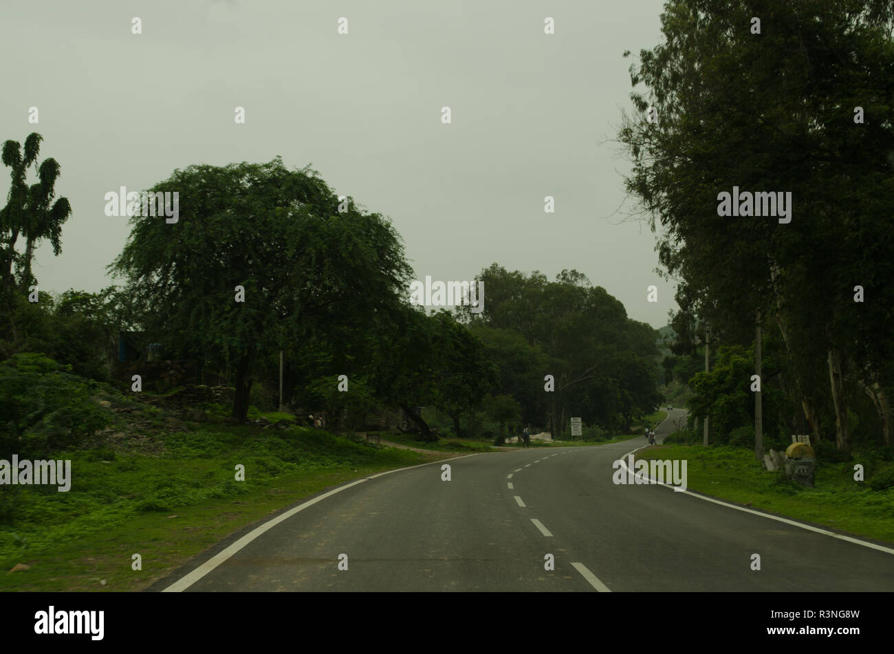 Rajasthan highway road hi-res stock photography and images - Alamy