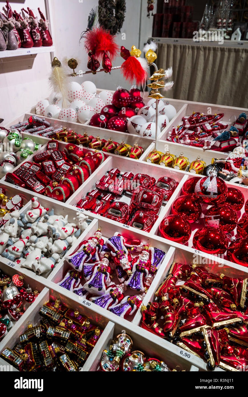 Austria, Salzburg, Christmas Market, Christmas toys Stock Photo - Alamy