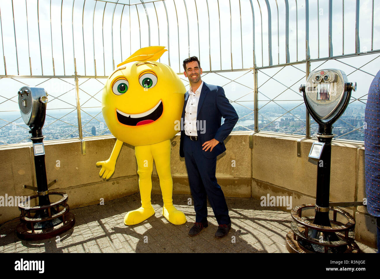 Emoji movie character hi-res stock photography and images - Alamy