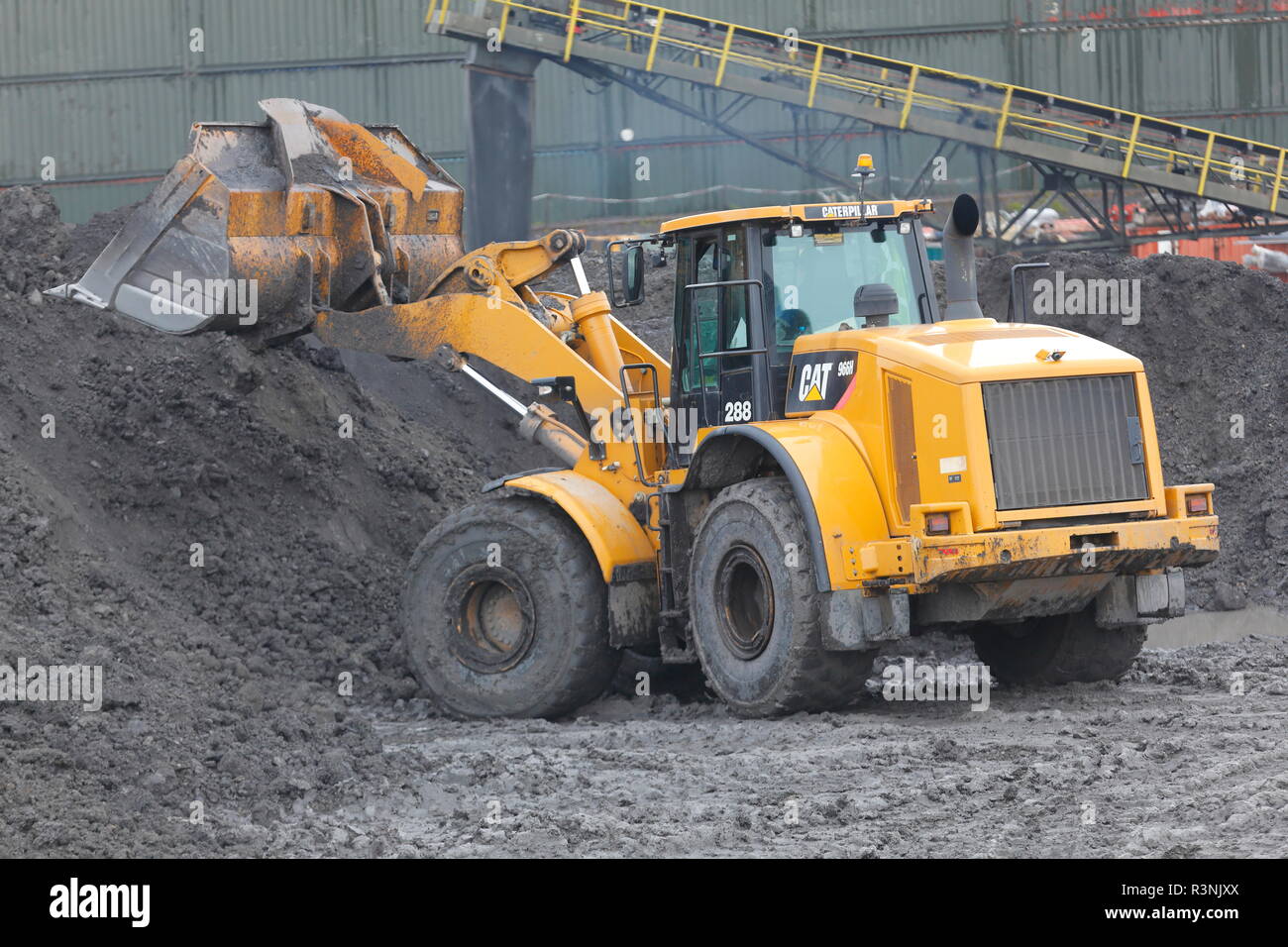 Cat 980h Loader Loading Coal Truck