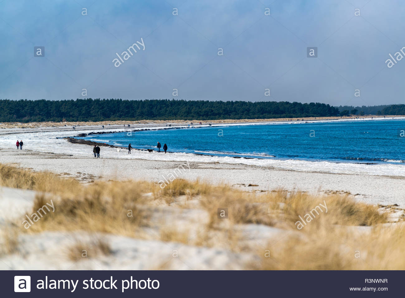 Menschen Strand High Resolution Stock Photography and Images - Alamy
