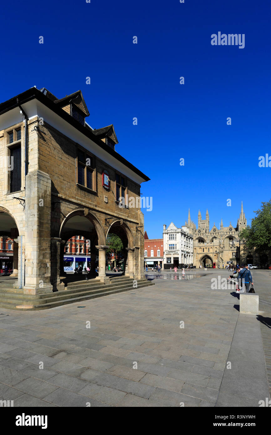 Cathedral square, Peterborough City, Cambridgeshire, England, UK Stock ...