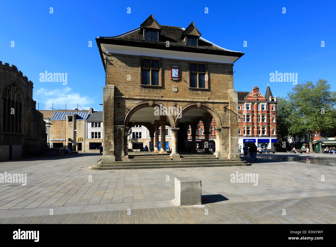 Outside the guildhall in the city hi-res stock photography and images ...