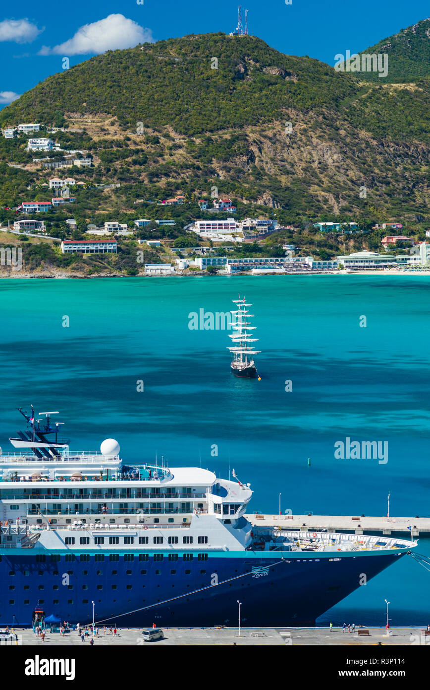 St maarten cruise ship view hi-res stock photography and images - Alamy