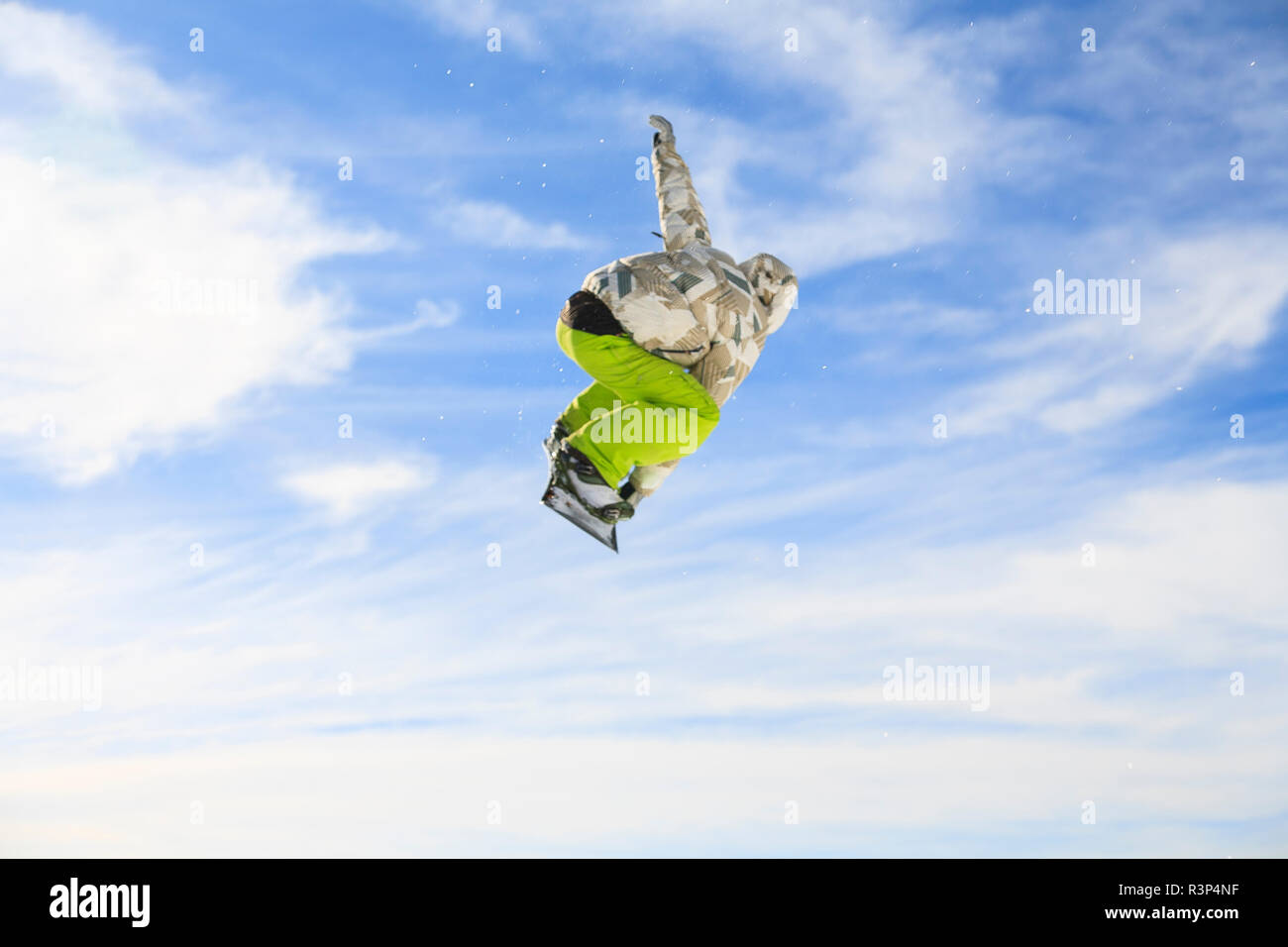 Mt. Washington Ski Resort bordering Strathcona Provincial Park (BC's ...