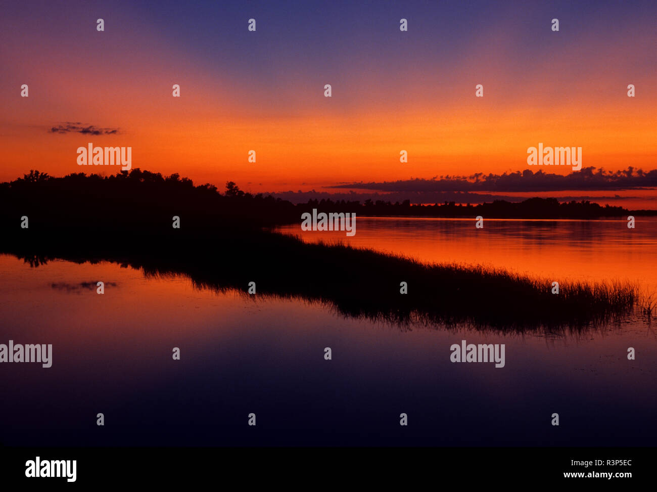 Lake manitoba landscape hi-res stock photography and images - Alamy