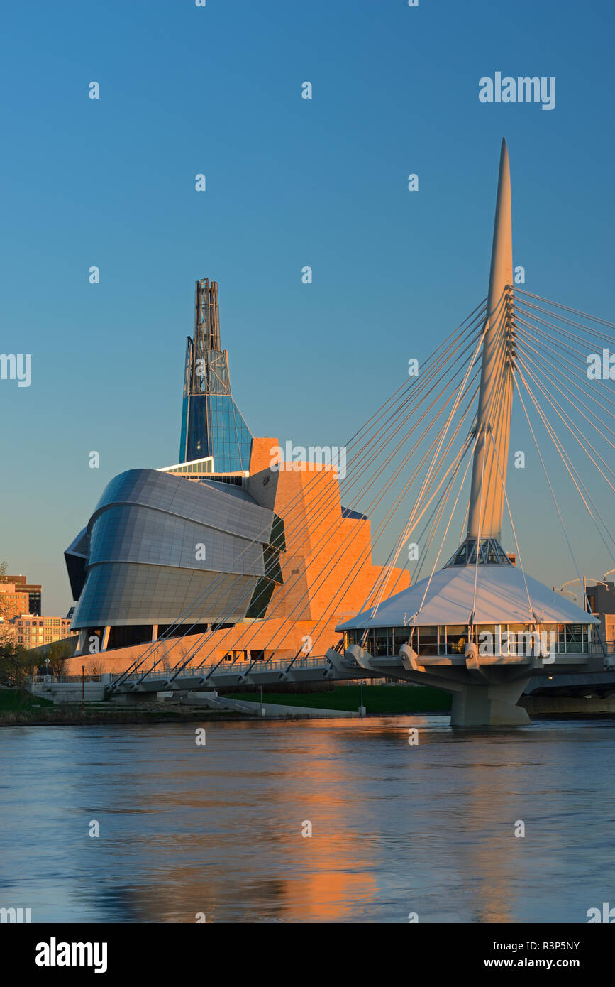 Winnipeg skyline hi-res stock photography and images - Alamy