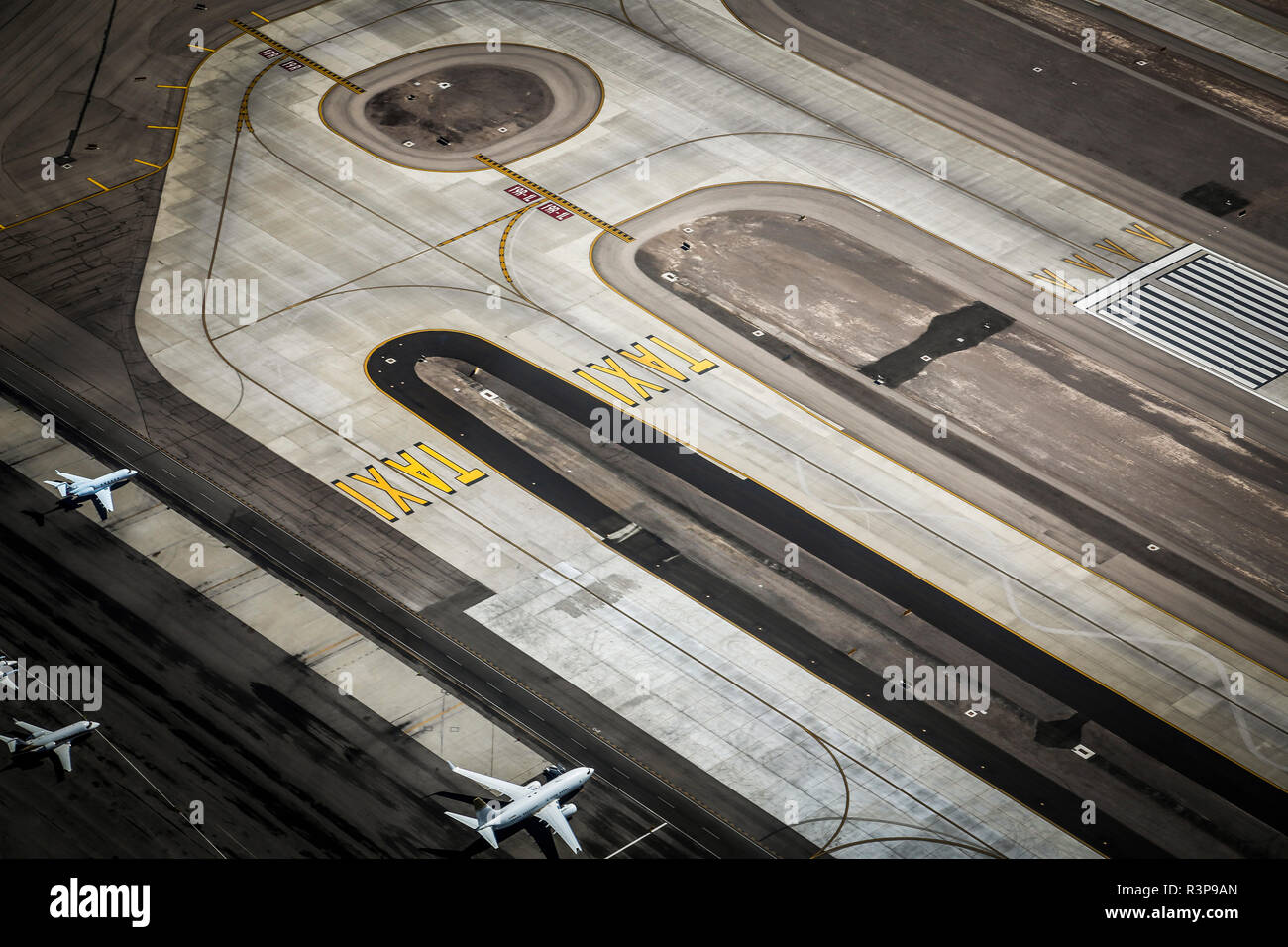 airport and runway from above,las vegas,usa Stock Photo - Alamy