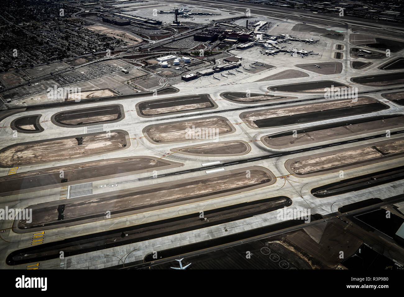 Runway lines from above hi-res stock photography and images - Alamy