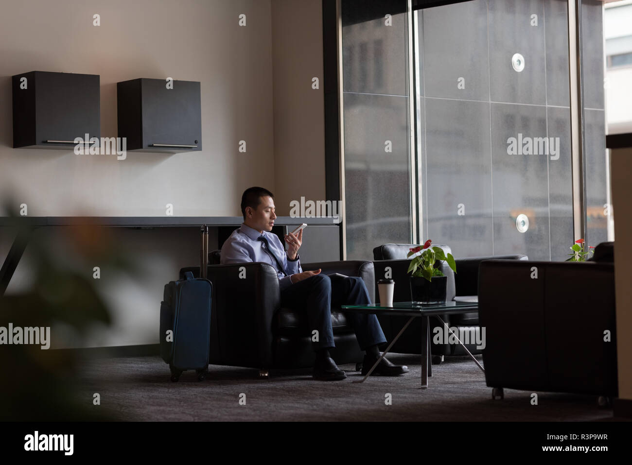 Hotel lobby phone hi-res stock photography and images - Alamy