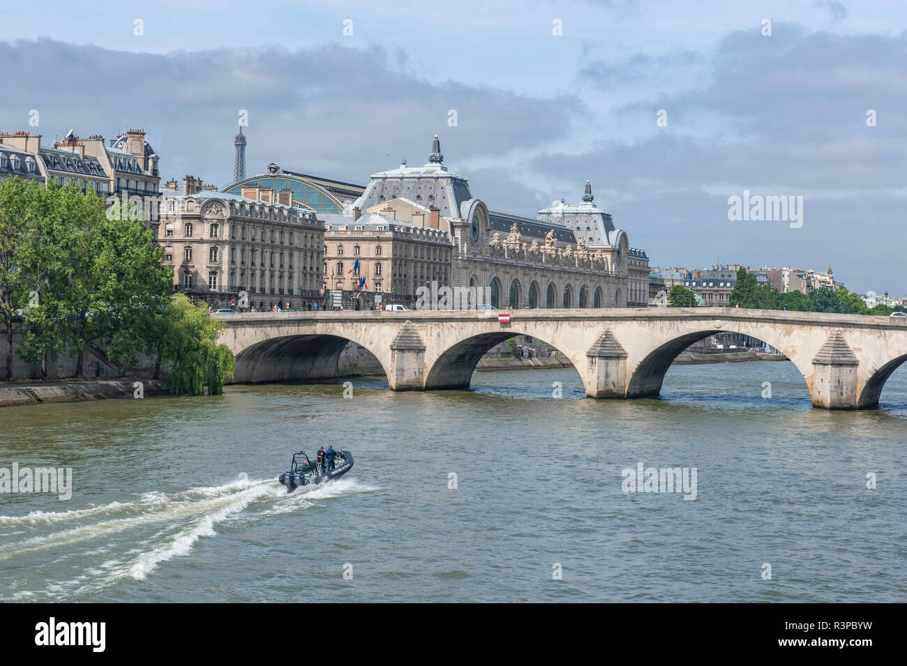 Louvre paris france europe hi-res stock photography and images - Alamy