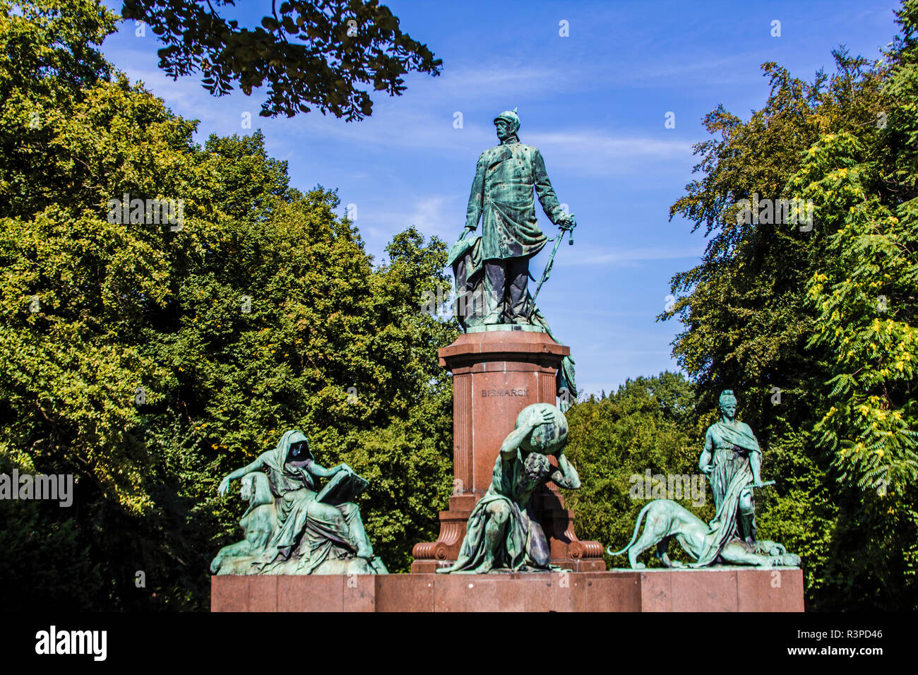 Bismarck monument in berlin tiergarten berlin hi-res stock photography ...