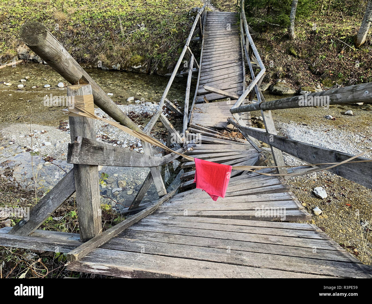 Rotten bridge hi-res stock photography and images - Alamy