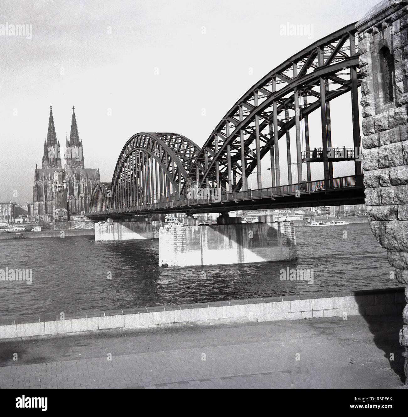 Cologne cathedral black hi-res stock photography and images - Alamy