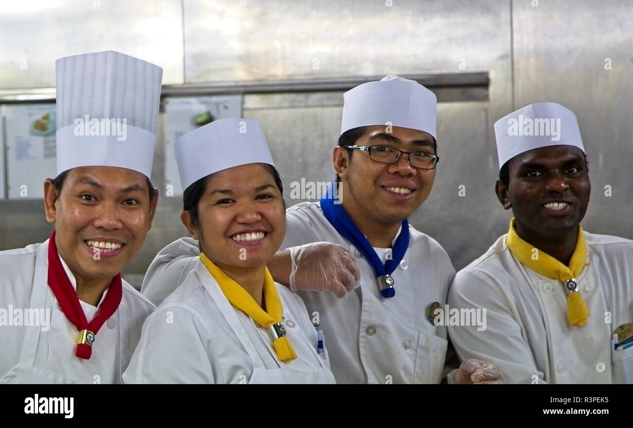 Kitchen workers hi-res stock photography and images - Alamy