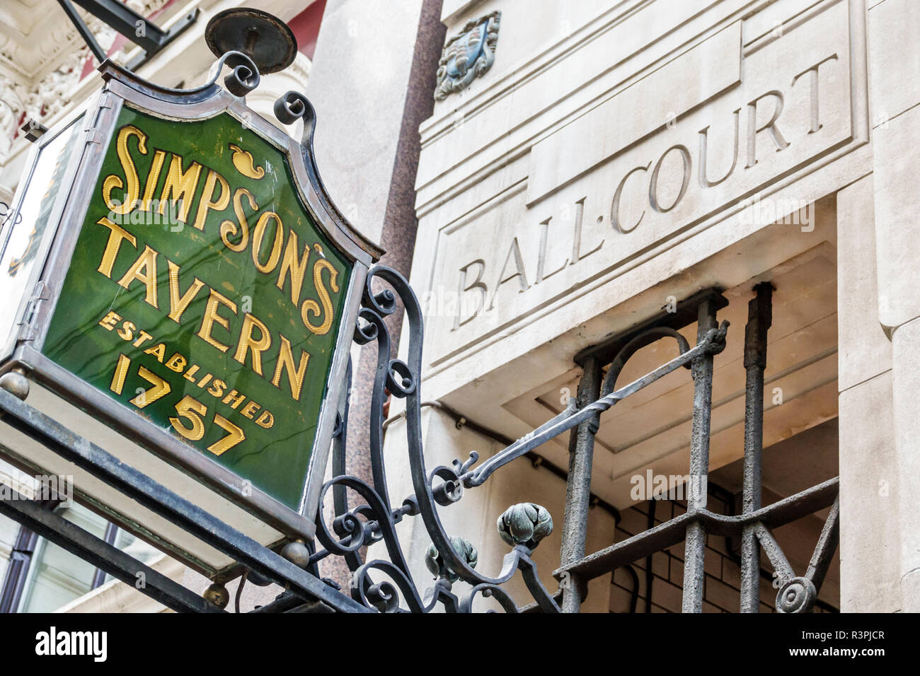 Simpsons tavern sign hi-res stock photography and images - Alamy