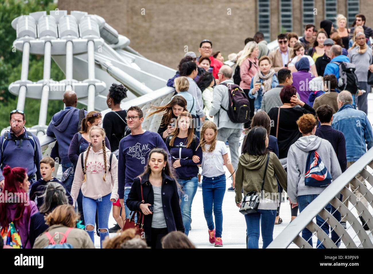 Teens crossing water hi-res stock photography and images - Alamy