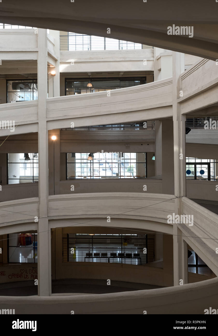 Spiral concrete ramp hi-res stock photography and images - Alamy