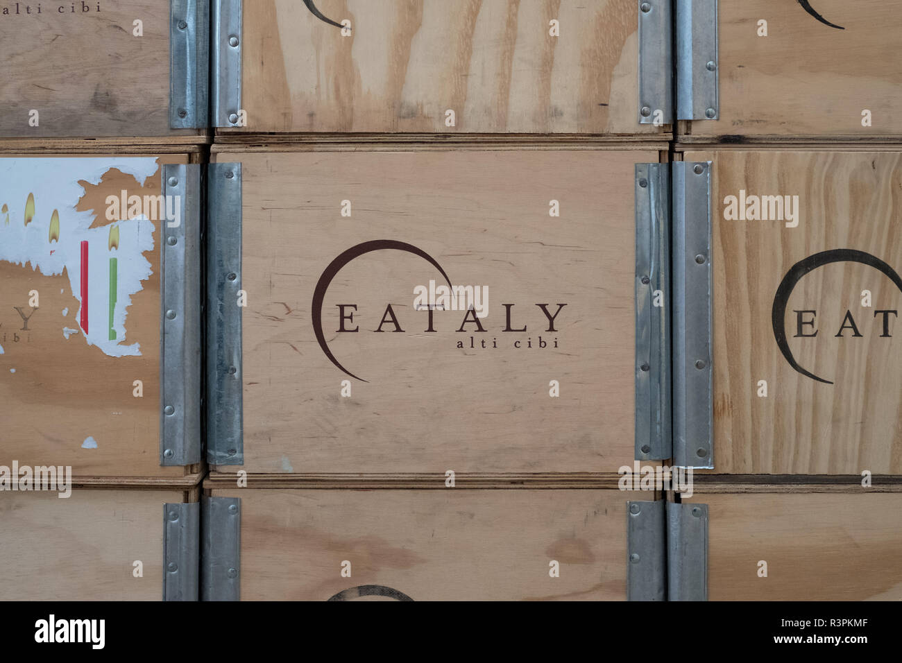 Eataly logo hi-res stock photography and images - Alamy