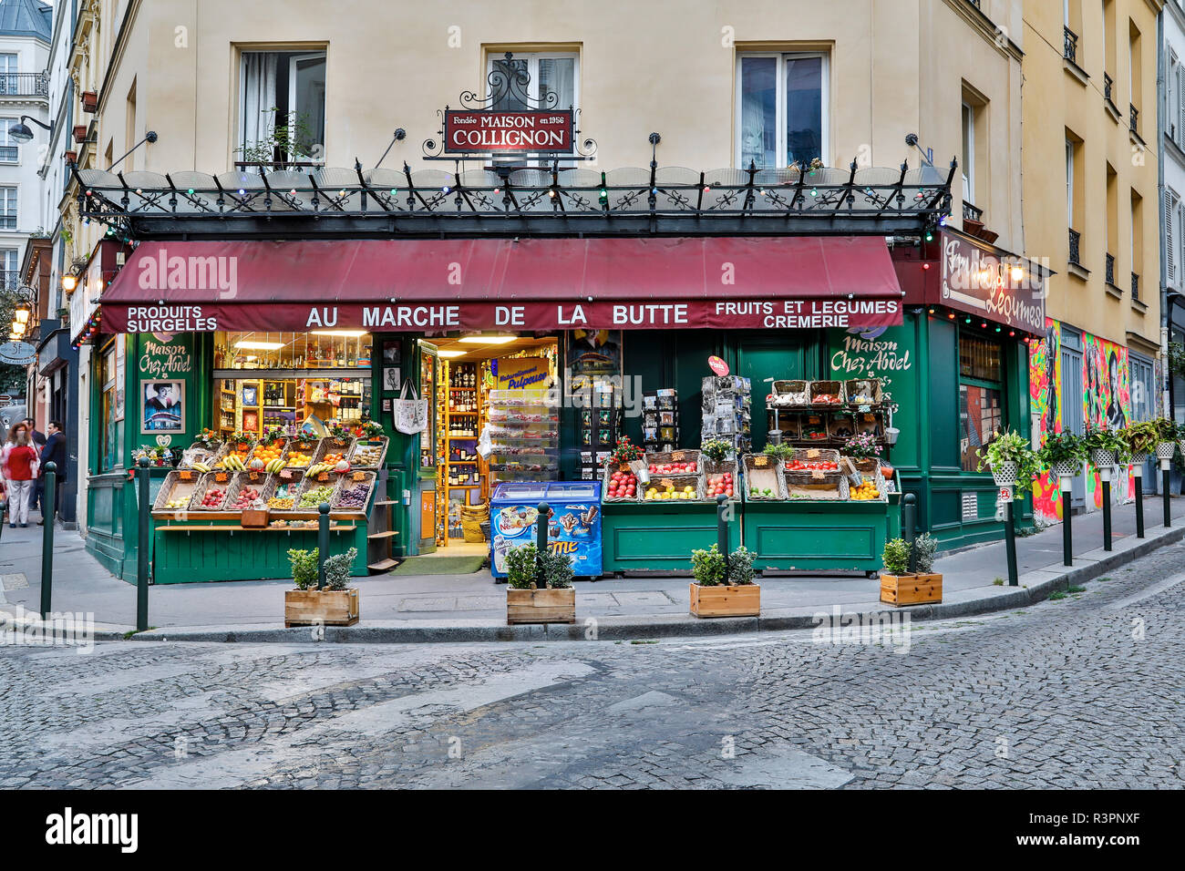 Storefront fruit and vegetable store, Montmartre, Paris (Editorial Use ...
