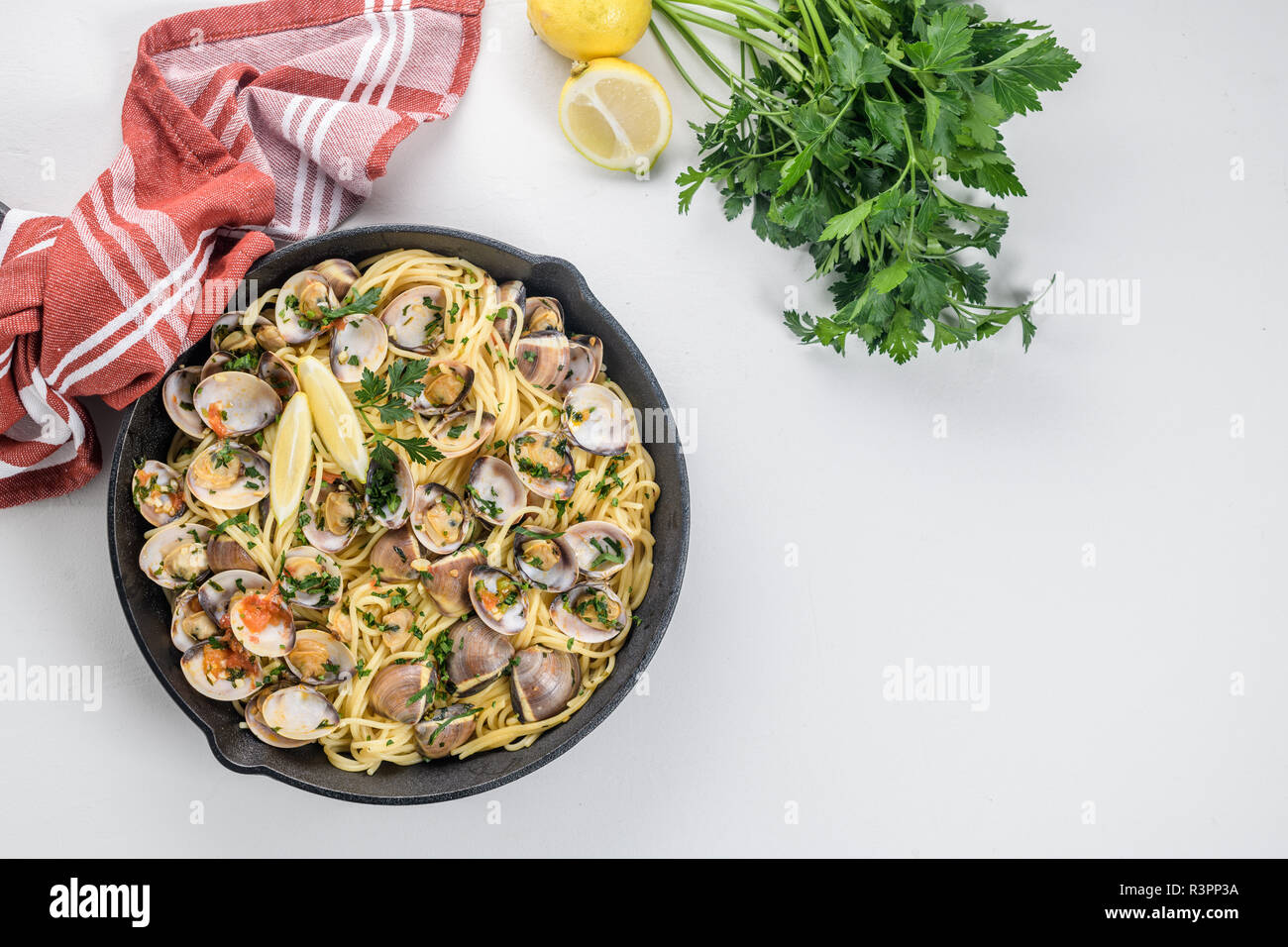 Traditional italian seafood pasta with clams Spaghetti alle Vongole ...