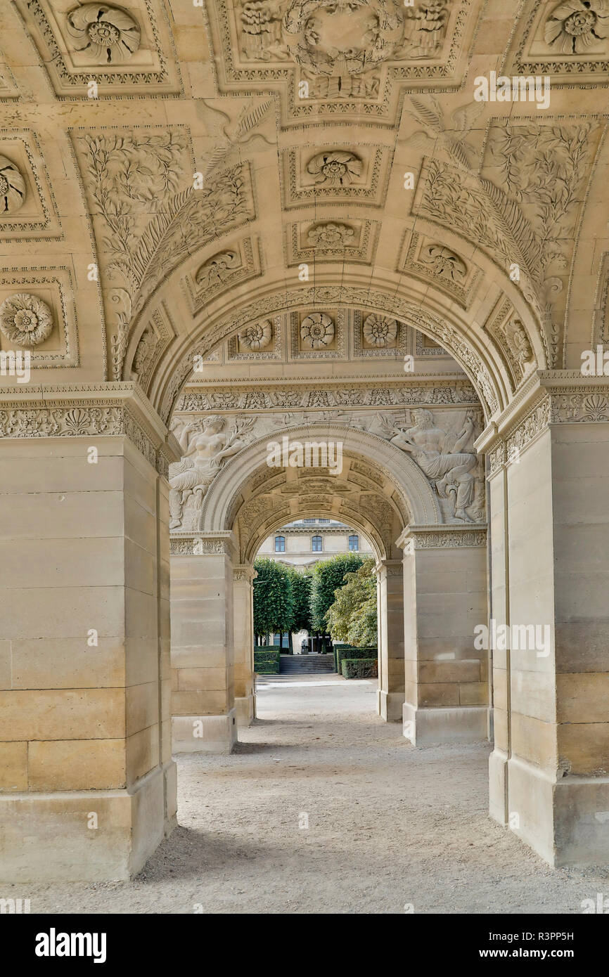 The Arc Du Carrousel near the Louvre, Paris, France Stock Photo - Alamy