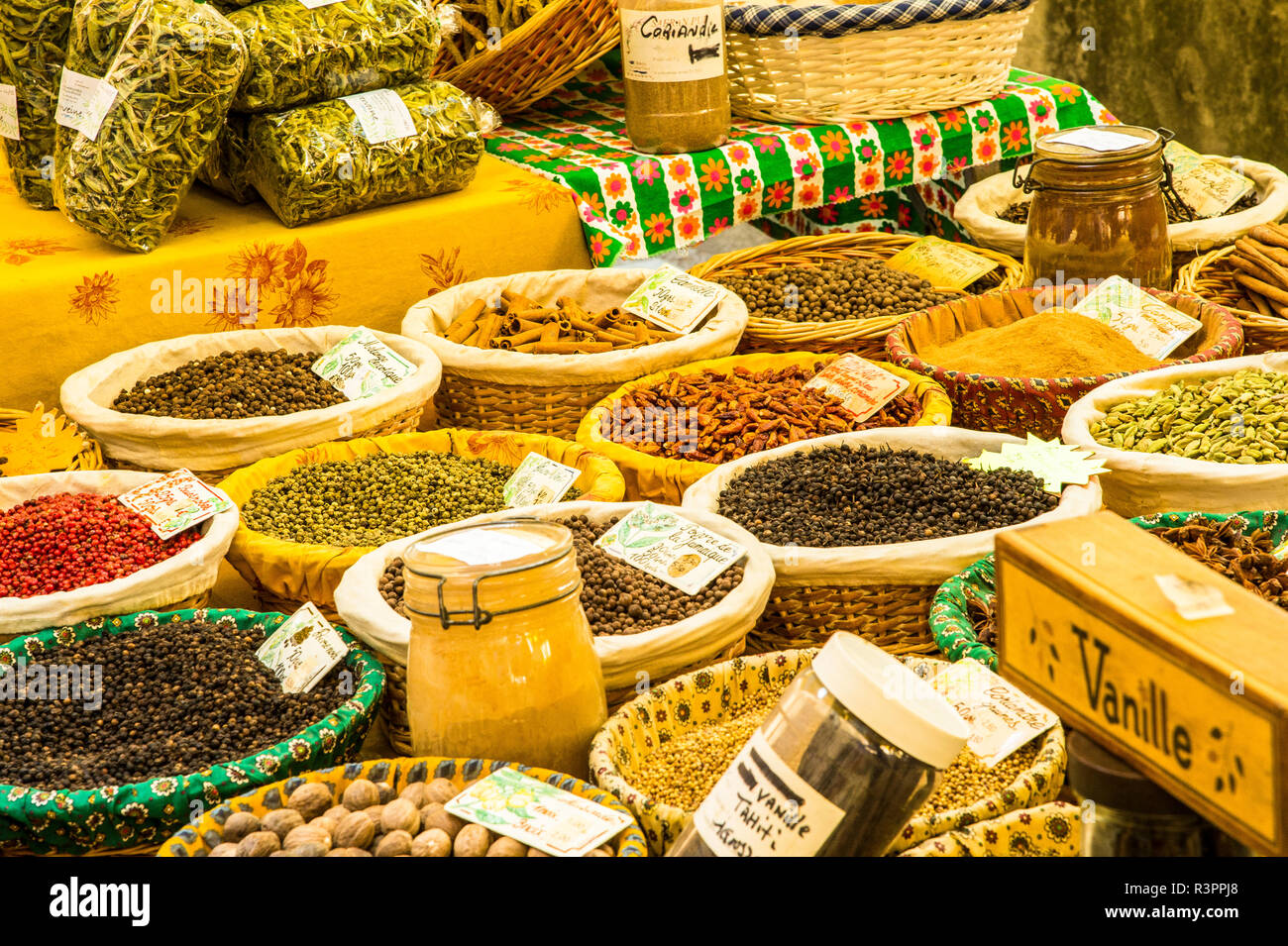 France, Provence, St Remy, market Stock Photo - Alamy