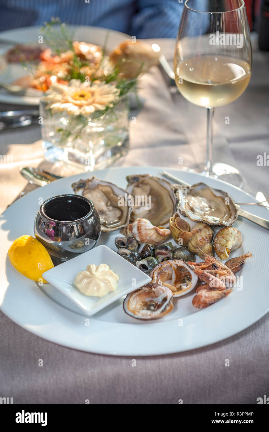 Oyster bay seafood restaurant hi-res stock photography and images - Alamy