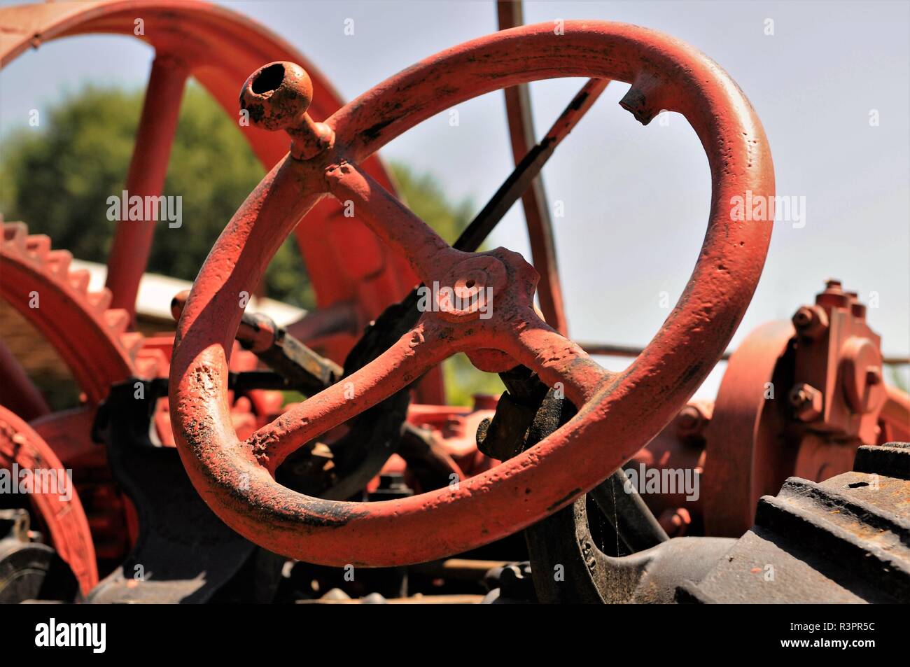 1907 peerless steam tractor hi-res stock photography and images - Alamy