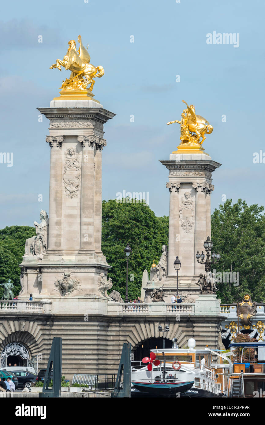 Golden statue on Pont Alexandre III, Paris, France Stock Photo - Alamy