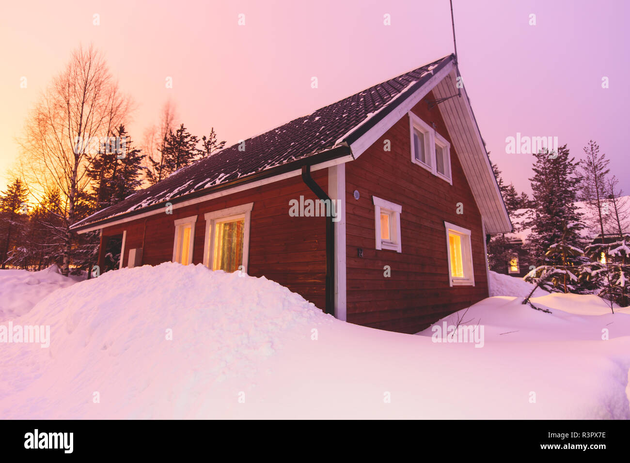Aspen ski lodge hi-res stock photography and images - Alamy