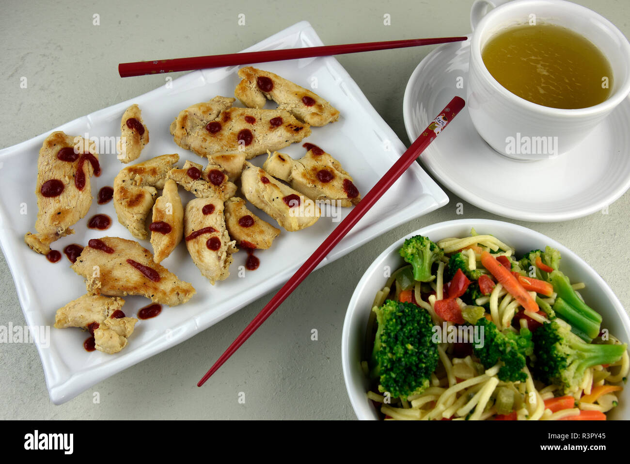 Oriental Chicken Entree Stock Photo - Alamy